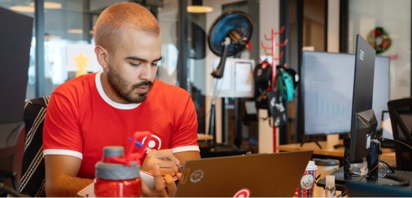 Portal do Colaborador: o que é, vantagens e como implementar | Factorial