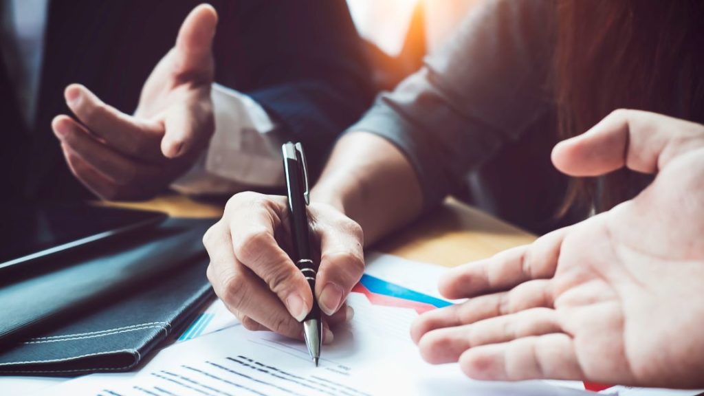 Tipos de relatórios de RH e como fazer um em 5 passos | Factorial