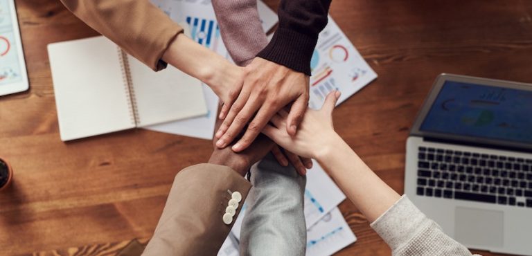 Integração de novos colaboradores: como fazer em 5 passos | Factorial